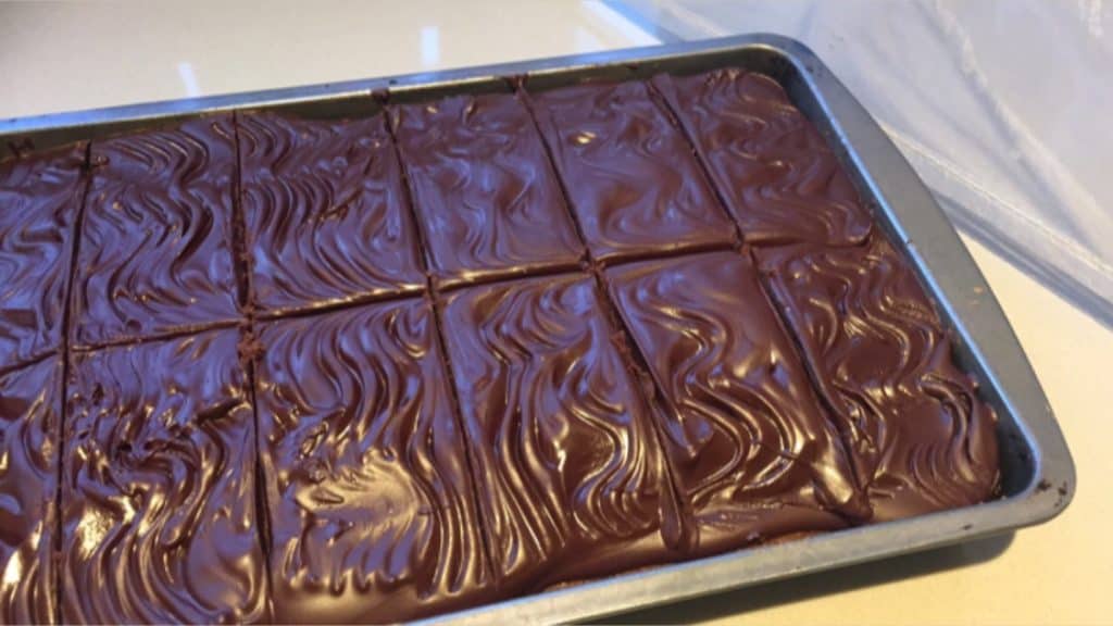 Easy Chocolate Glaze - Traditional Home Baking